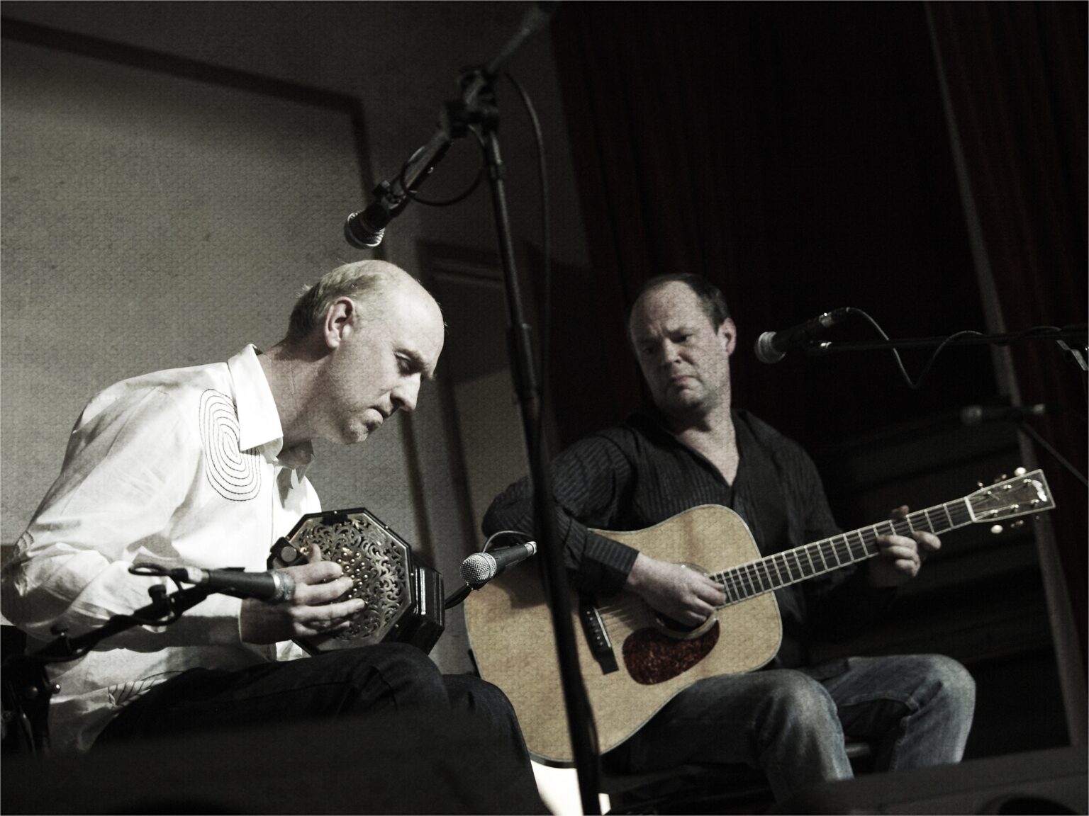 About – Simon Thoumire